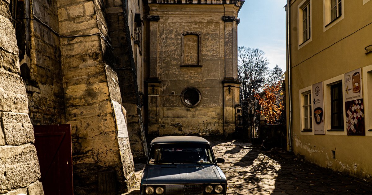 Нові робочі місця та ексгумація поховань на Личакові: головні новини Львівщини за 27 березня ...