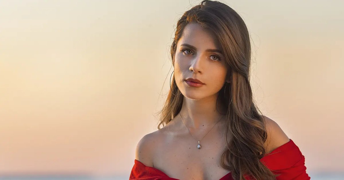 «З вибитими вікнами, але жива»: від вибухів у Львові постраждала квартира співачки Христини ...