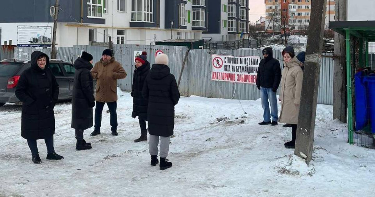 Мешканці новобудови цілодобово чергують аби “Львівобленерго” не відімкнув світло через борги ...