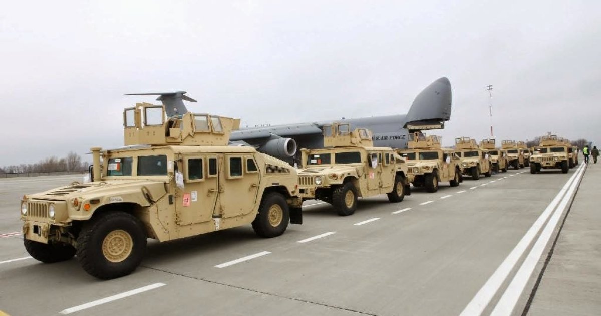 Броньовані машини Humvee та боєприпаси: США готують нову військову ...