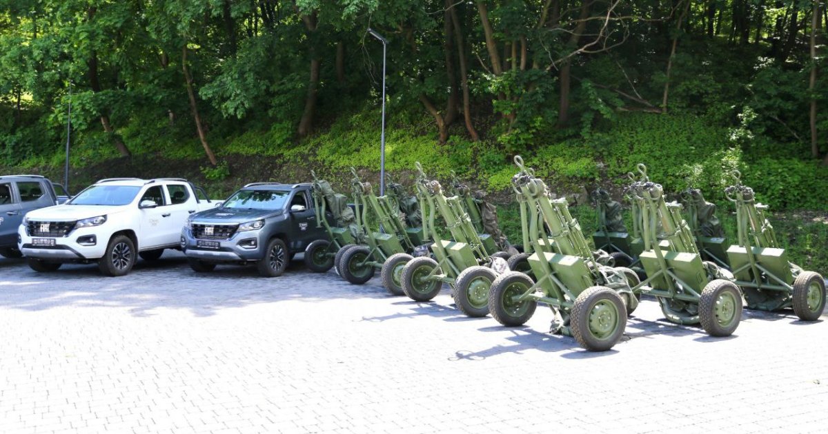 Львівщина передала 125 бригаді міномети та пікапи на 17 млн грн — LVIV.MEDIA