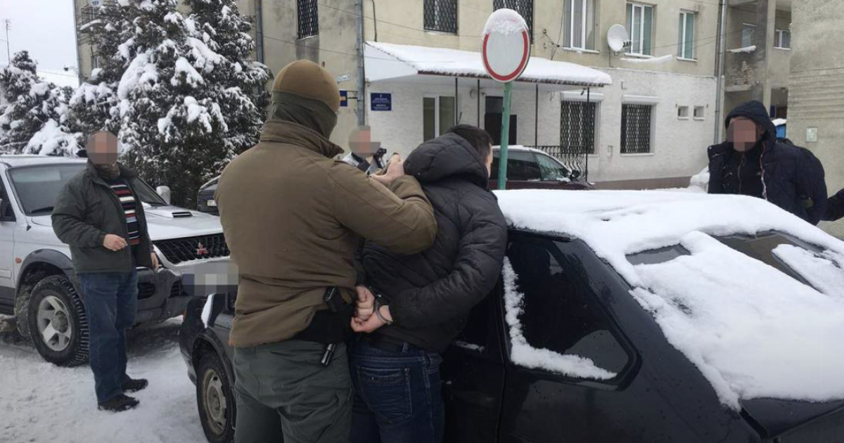 На Львівщині поліцейський уник покарання за отримання хабаря — LVIV.MEDIA