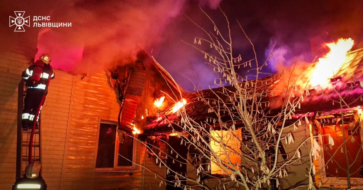 На Львівщині через пожежу в дерев’яному будинку постраждав 53-річний чоловік — LVIV.MEDIA