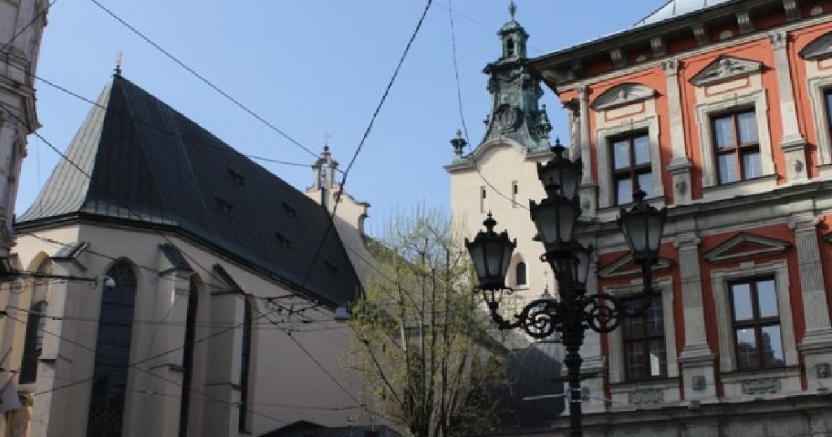 У “Львівобленерго” пояснили причину відсутності електропостачання в центрі Львова. Читайте на ...