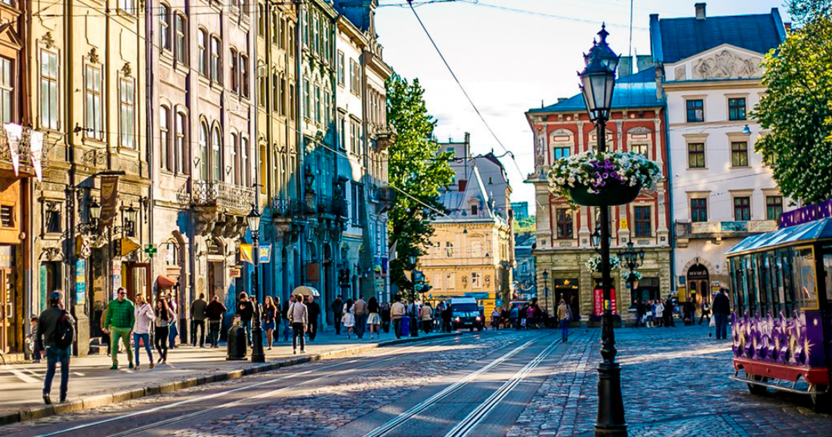 У Львові демонтували понад 3000 незаконних рекламних вивісок — LVIV.MEDIA