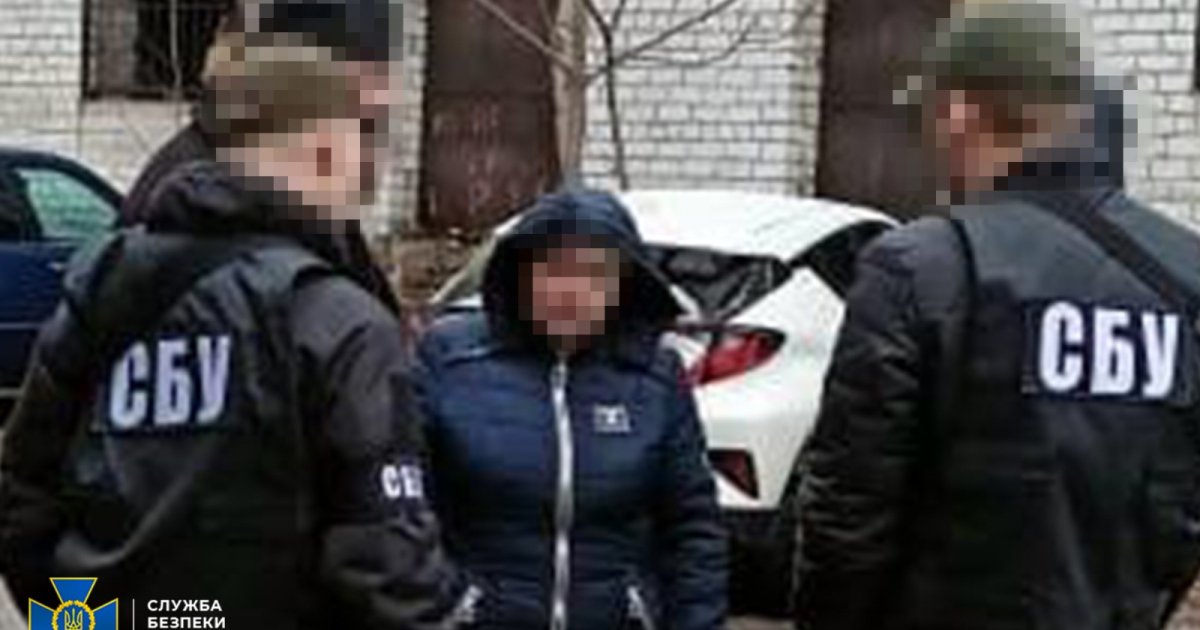 СБУ затримала дружину священника Московського патріархату, яка наводила ворожі ракети на позиції ...