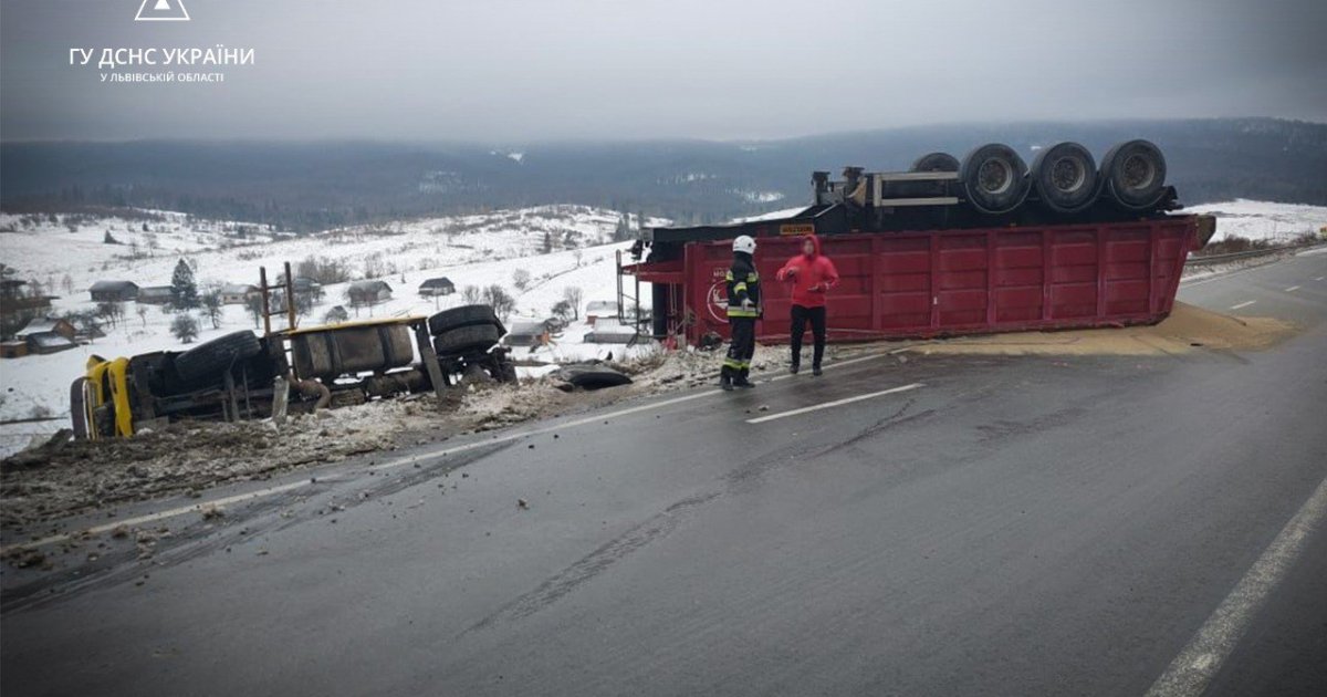 На Стрийщині перекинувся вантажний автомобіль — LVIV.MEDIA