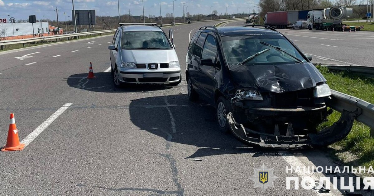 22-річний пасажир постраждав у ДТП на трасі Львів-Краковець — LVIV.MEDIA