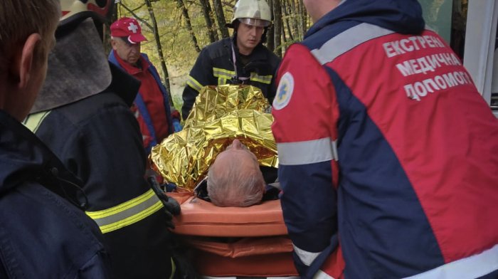 В Лисиничах 58-річний чоловік загинув, зірвавшись зі скали — LVIV.MEDIA