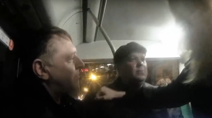 51 грн штрафу: бійка студентки з контролерами у львівській маршрутці — LVIV.MEDIA