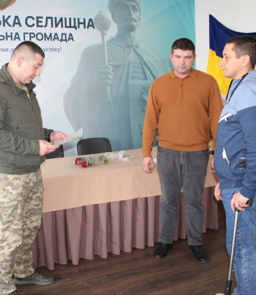 Захисника з Покрівців нагородили почесною відзнакою Міністра оборони — LVIV.MEDIA