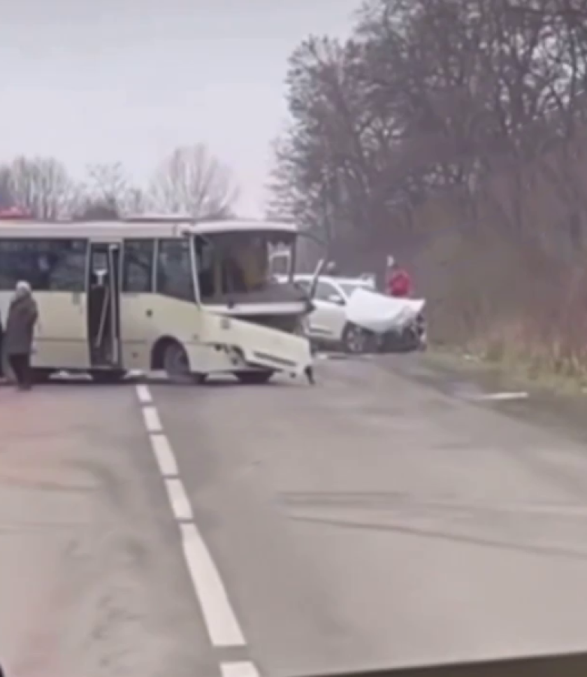 ДТП маршрутки з кросовером біля Дрогобича: постраждало шестеро людей — LVIV.MEDIA